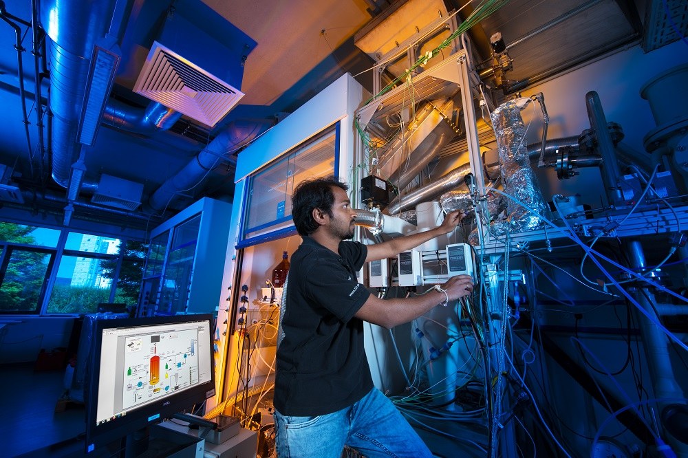 DLR – Sulphuric acid decomposition in the laboratory