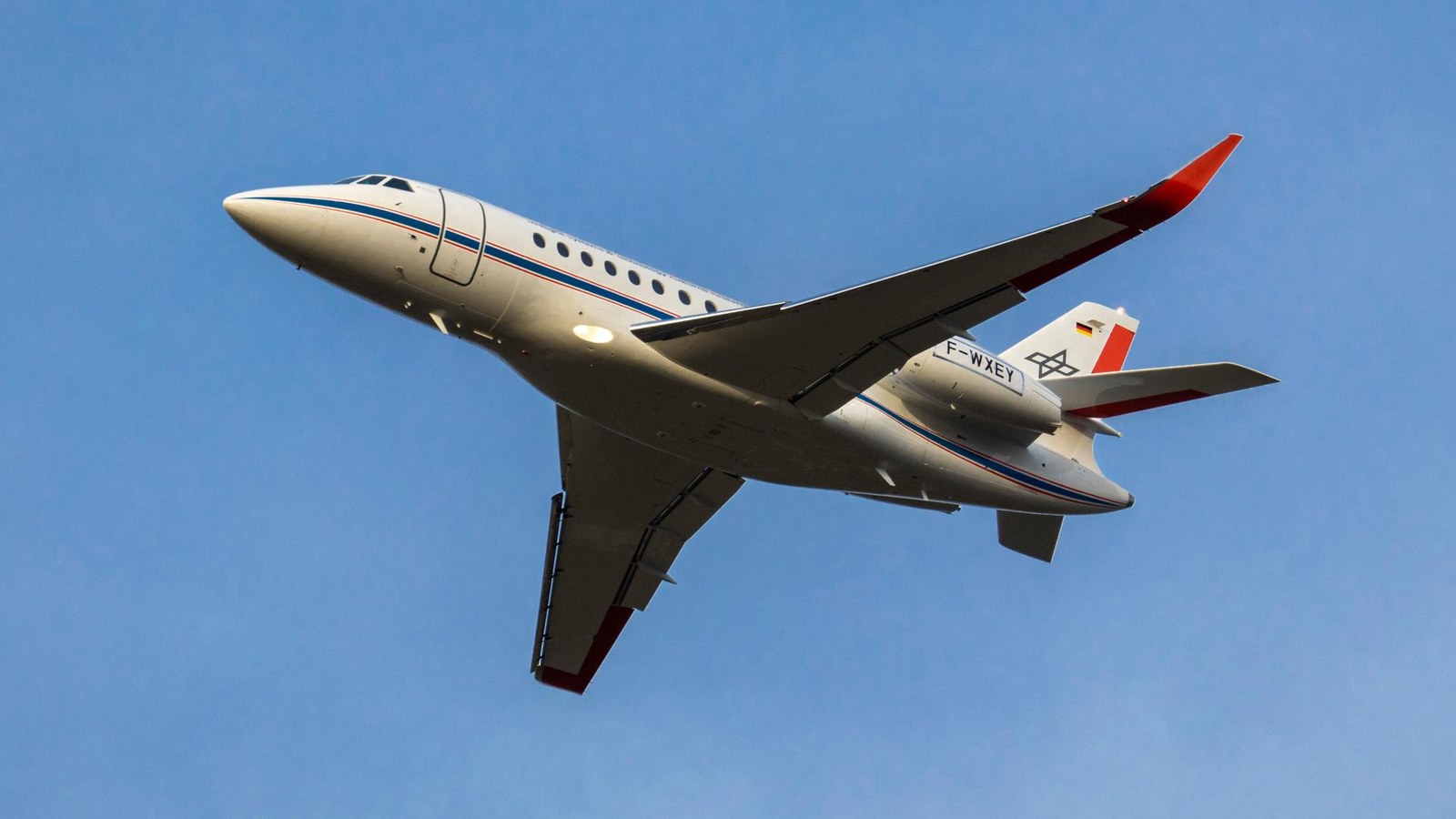 ISTAR Dassault Falcon 2000LX D-BDLR