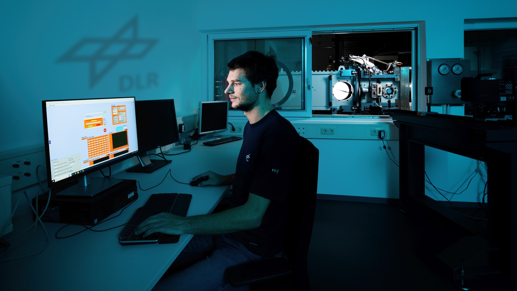 Control room of the RWG with the wind tunnel measuring section in the ...