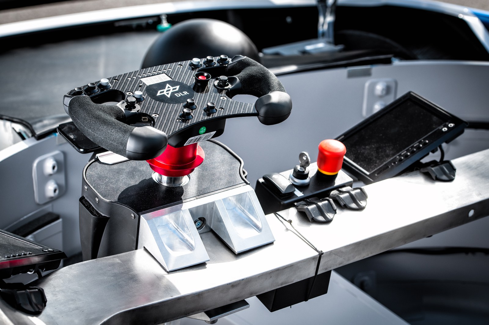 DLR – Steering wheel of the SLRV