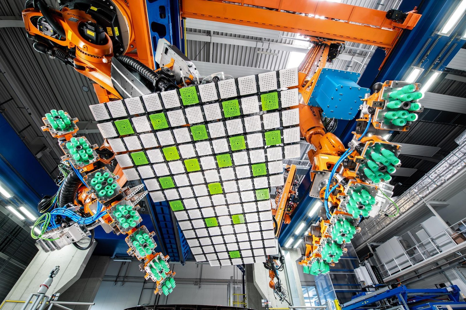 DLR – Multifunctional robot cell