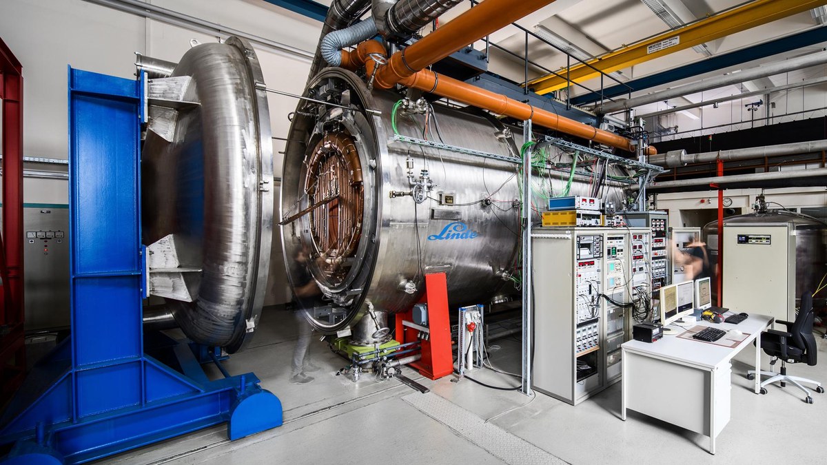 DLR – High-Vacuum Plume Test Facility for Chemical Thrusters