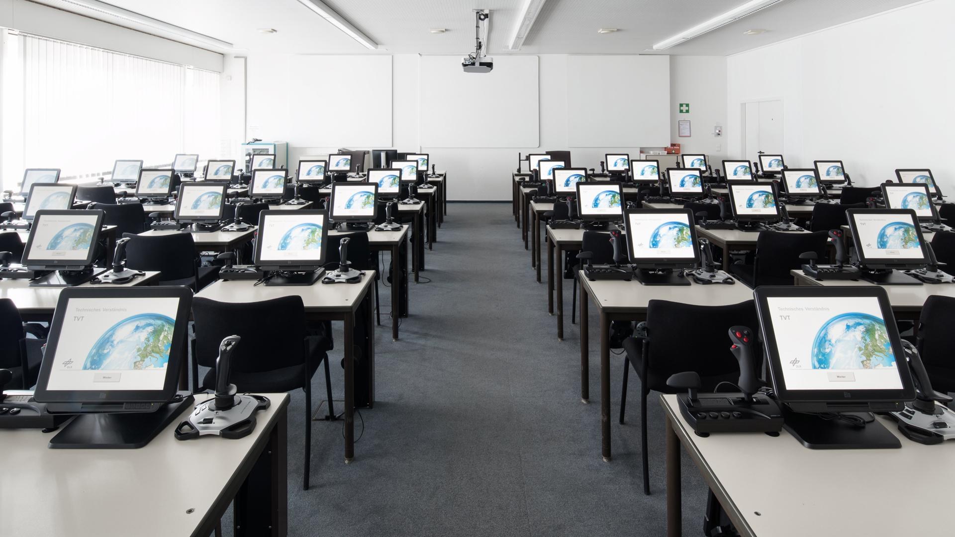 DLR – Test room Aviation and Space Psychology in Hamburg