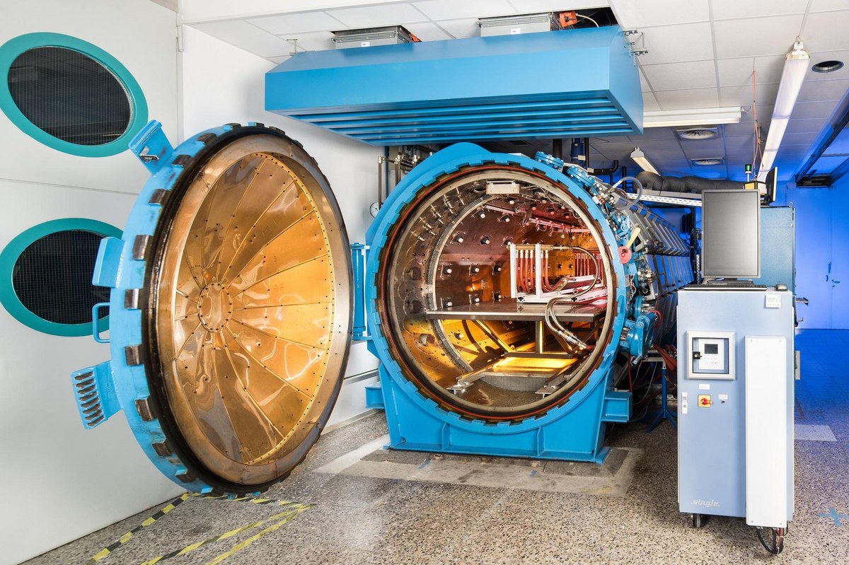 DLR – Laboratory autoclaves at DLR in Braunschweig