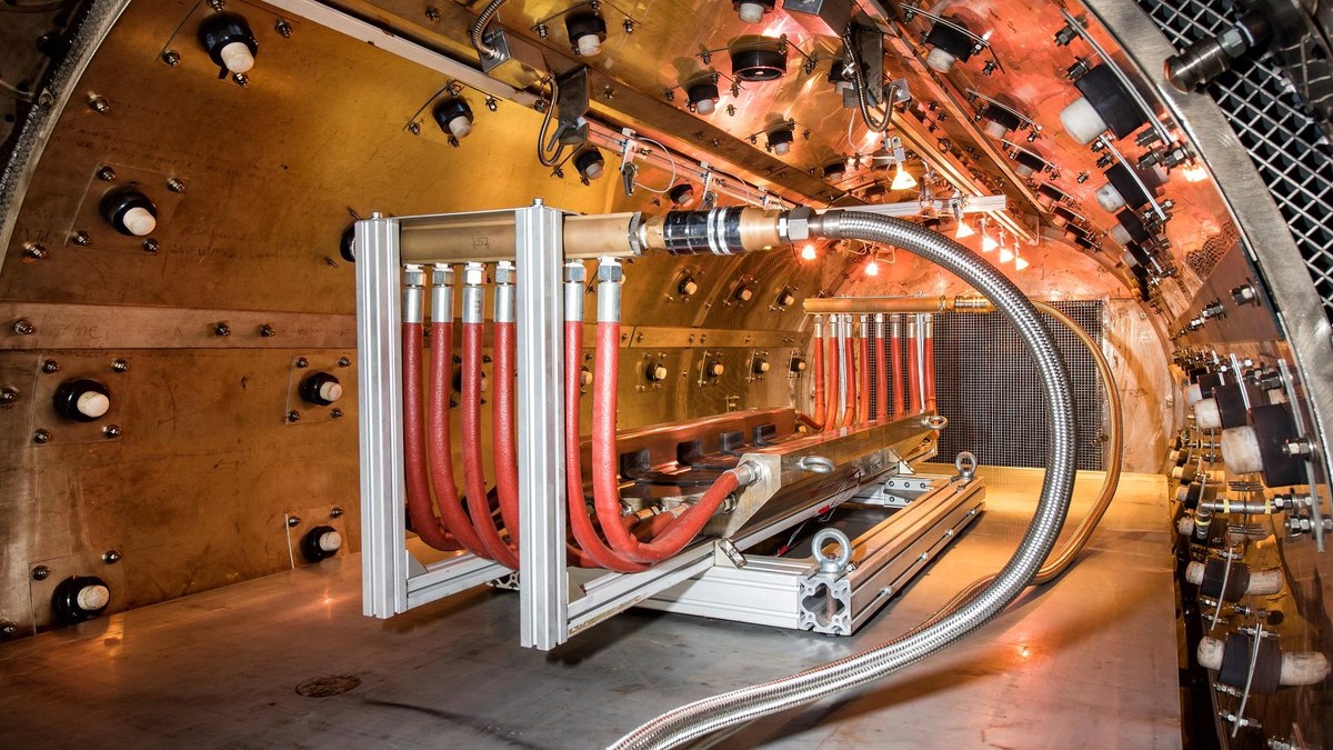 DLR – Laboratory autoclaves at DLR in Braunschweig