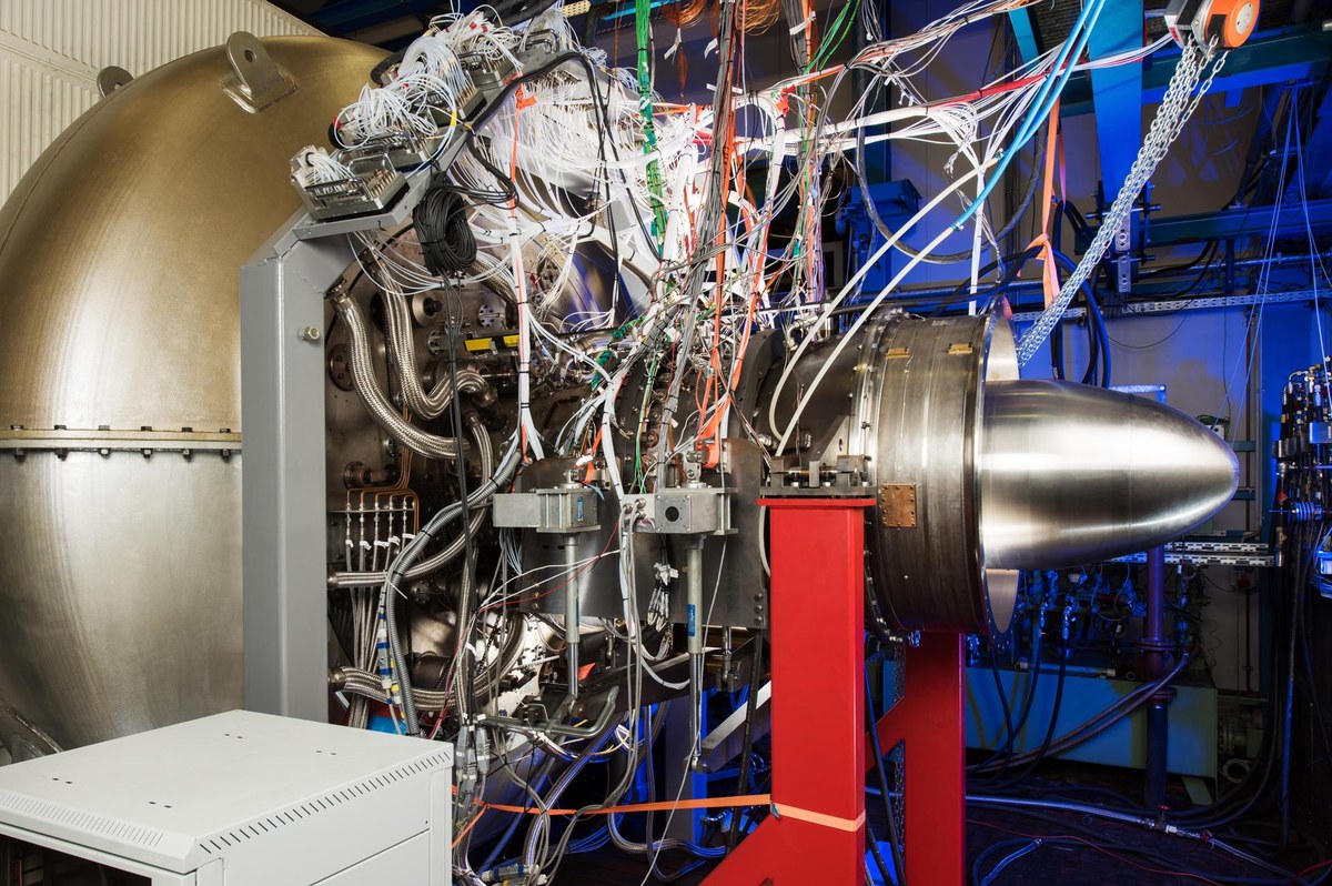 DLR – Multi-stage 2-shaft compressor test rig (M2VP)