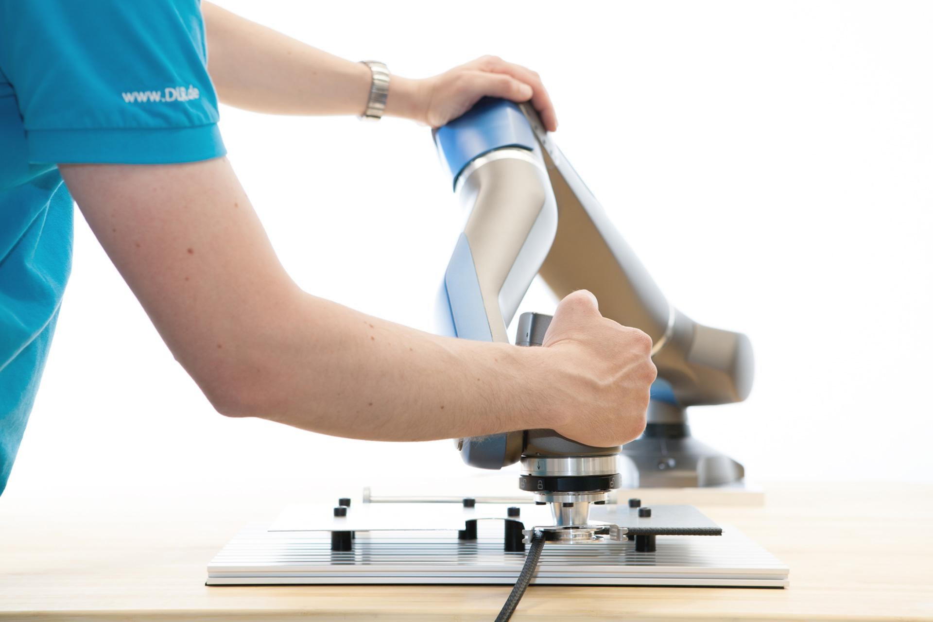 DLR - Lightweight robot SARA