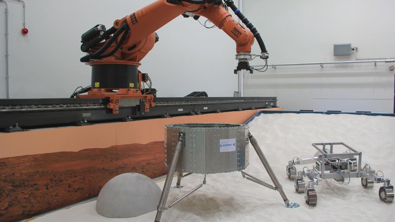 DLR – Robot, LEM, and rover in the LAMA testbed