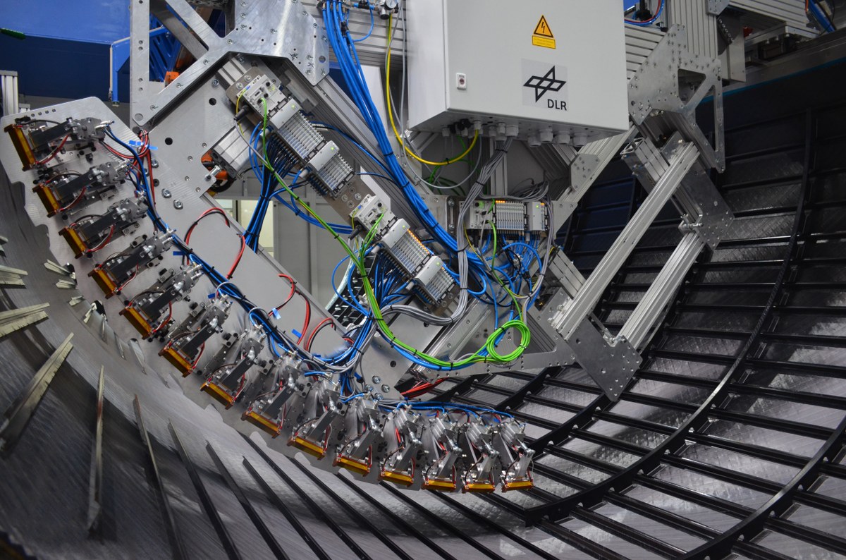 Welding bridge tool in operation