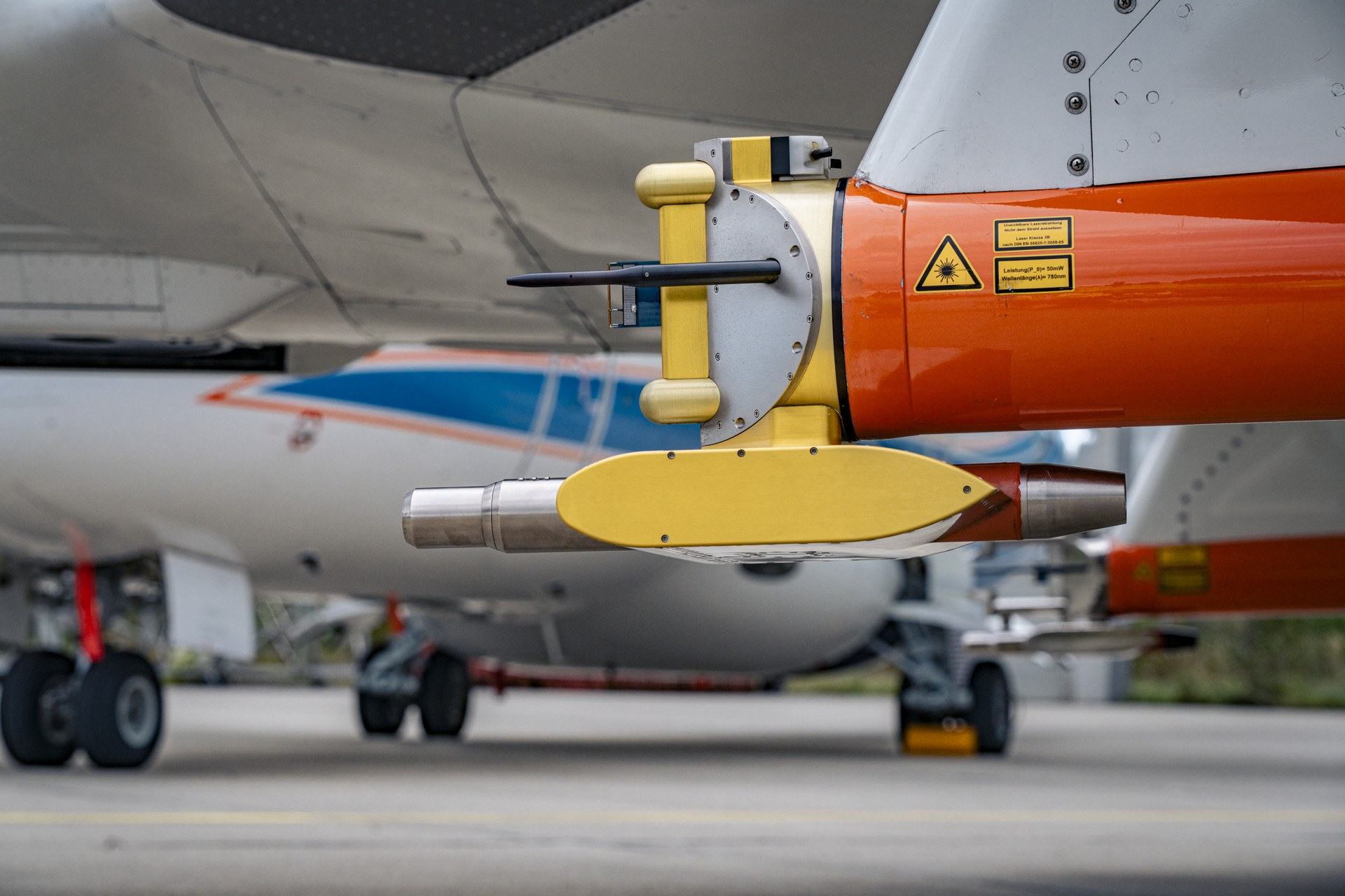 Contrail measuring instrument