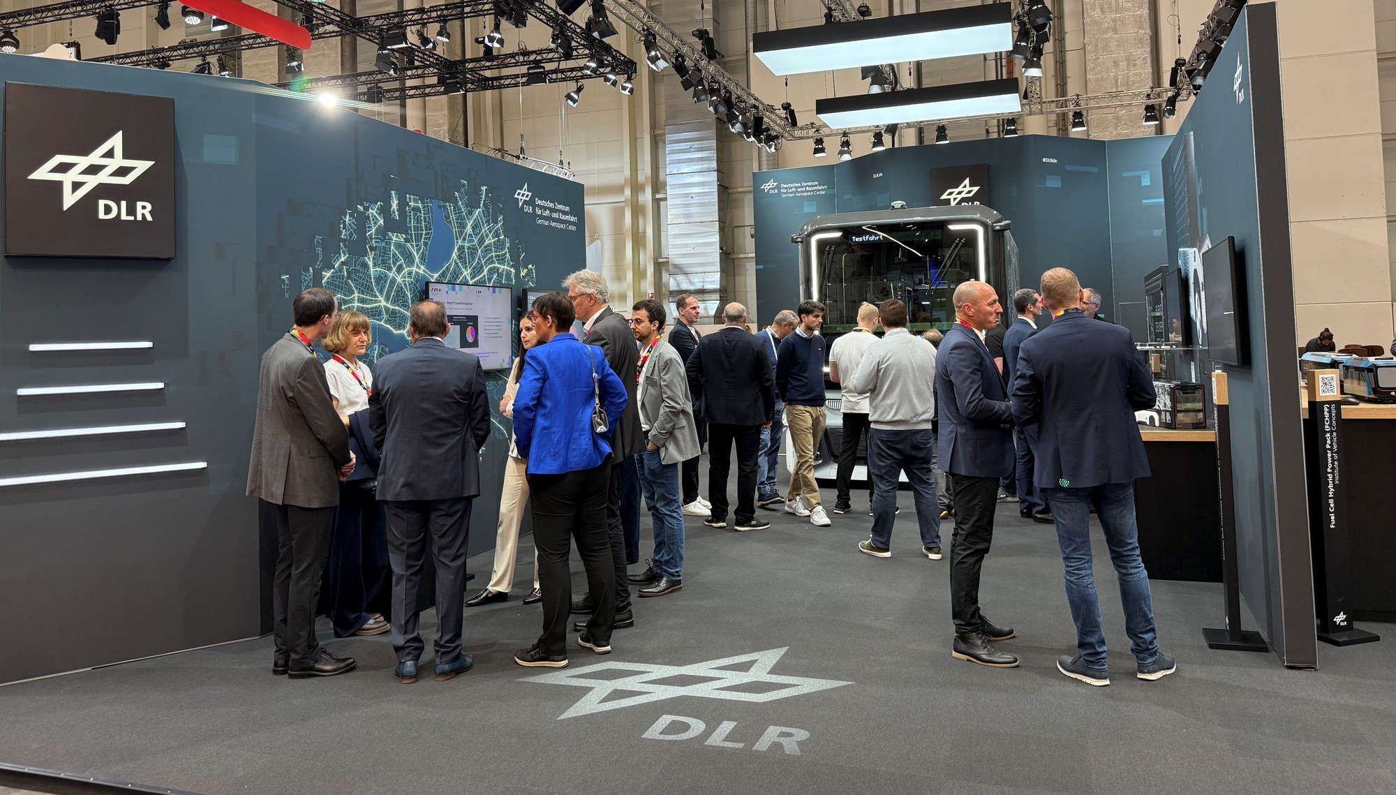 DLR at the UITP Summit 2025 in Hamburg