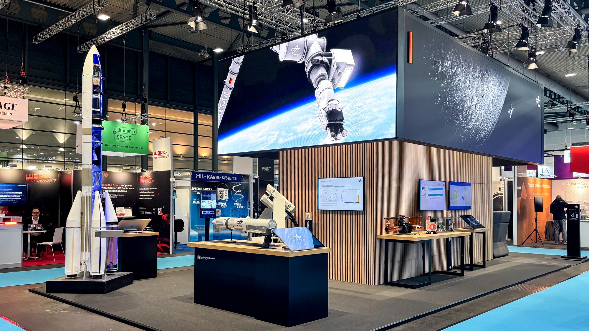 DLR exhibition stand at Space Tech Expo 2025
