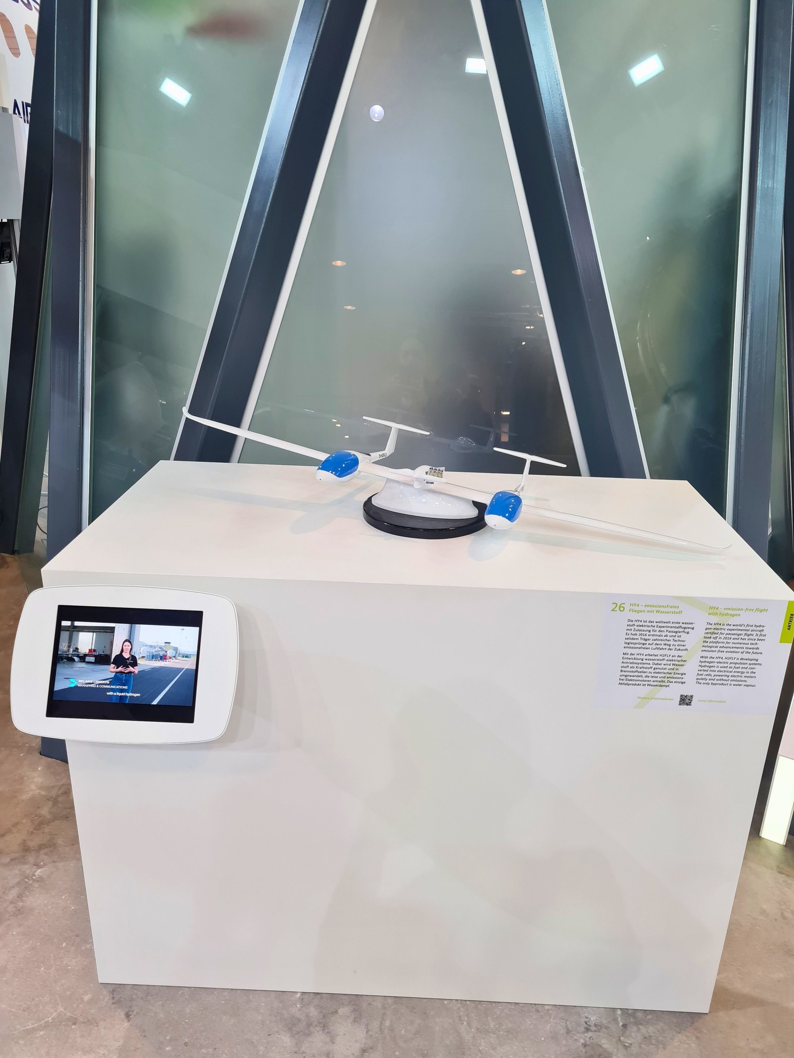 Exhibit of HY4 - emission-free flying with hydrogen