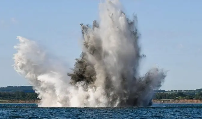 Explosion under water