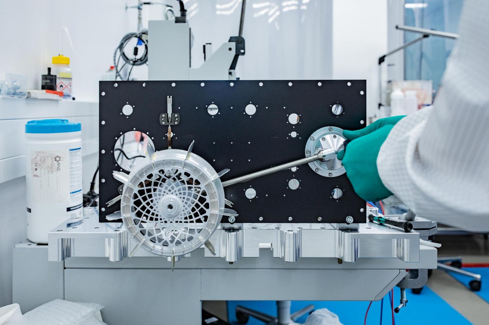 HDRM mechanism for the MMX rover