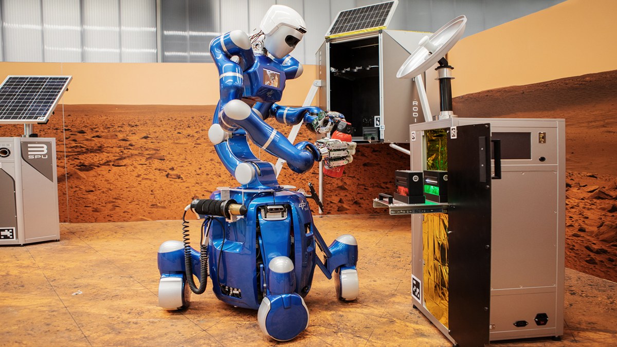 Junior research group FUTURO: robots learn from their mistakes