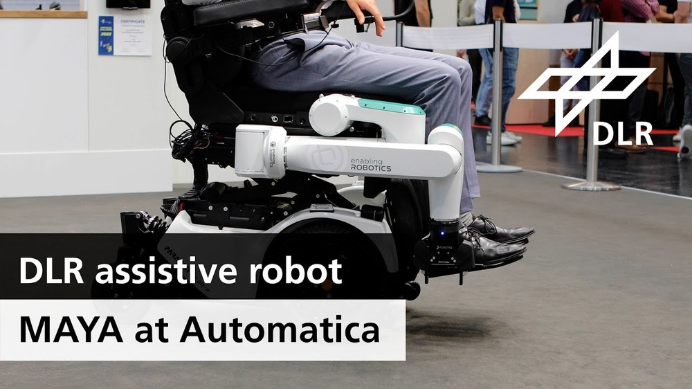 Video: DLR assistive robot MAYA at Automatica