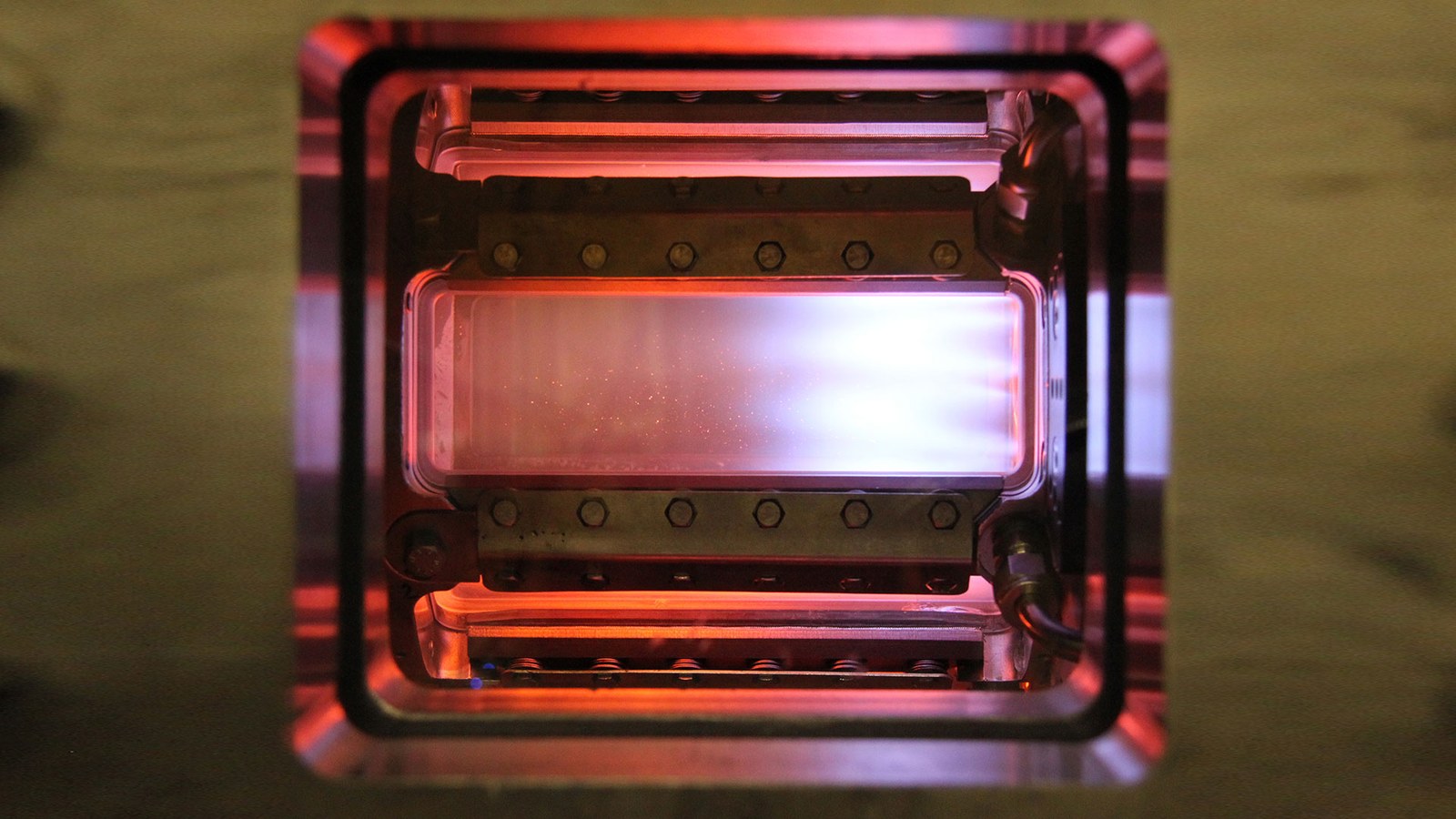 Flame of a jet-stabilised combustion chamber system in the HBK-S high ...