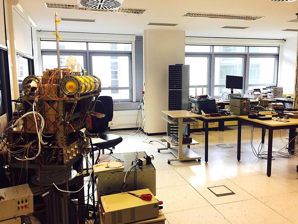 Space system integration laboratory